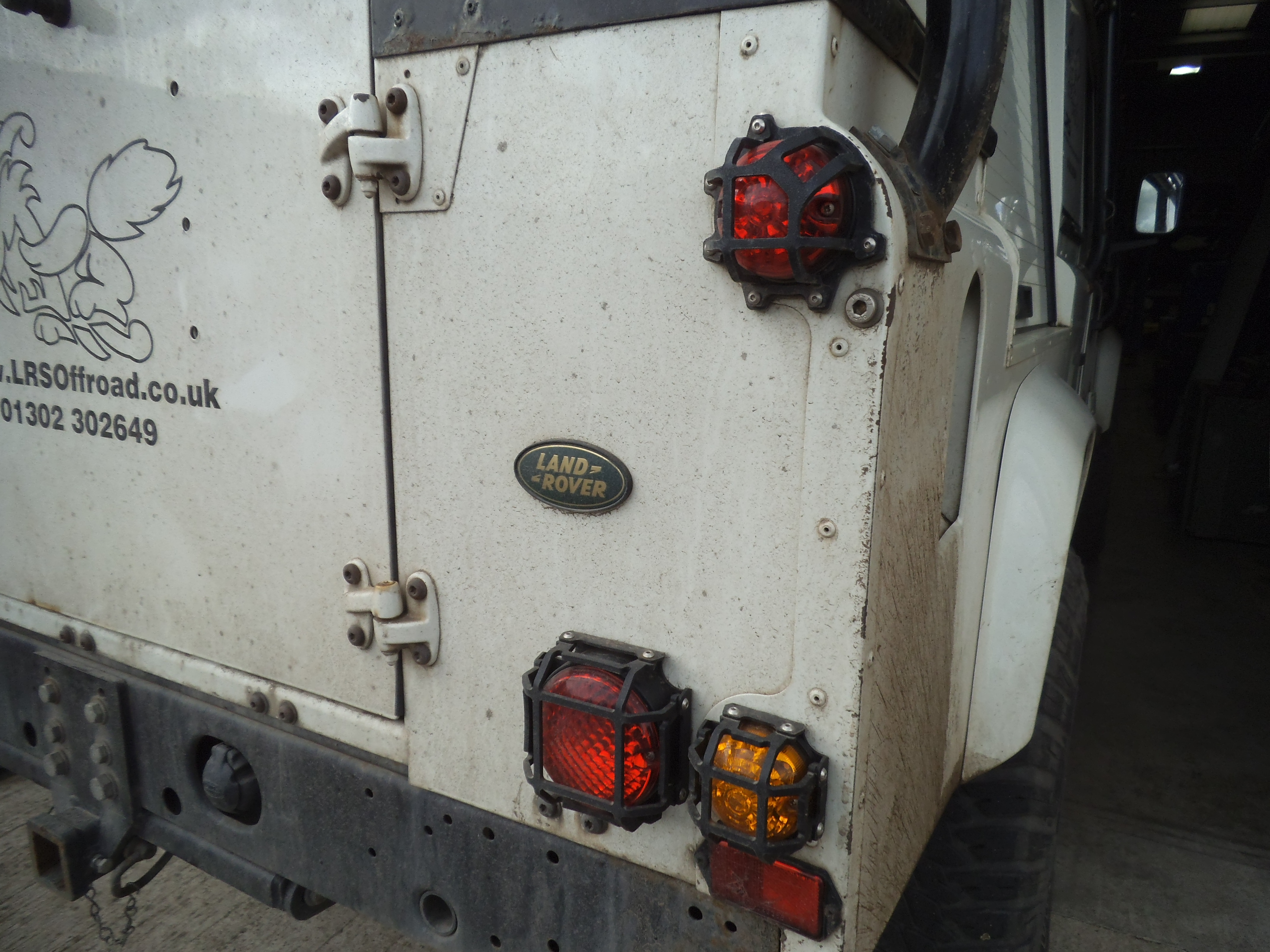 LRS Defender Rear Lamp Guard Set - LRS Offroad